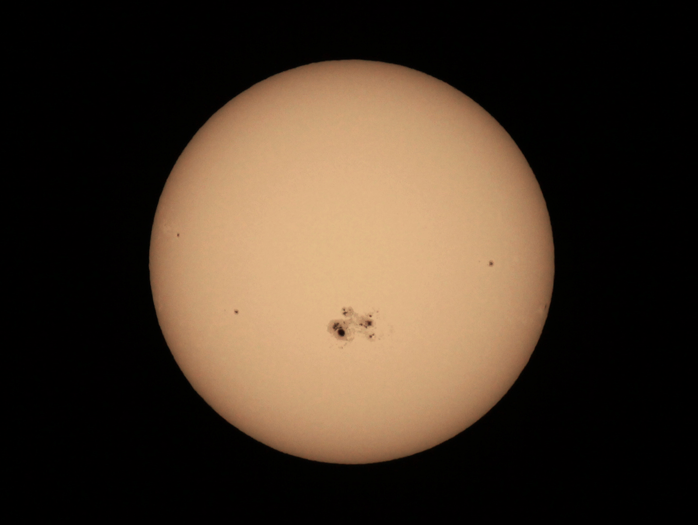 Sun With Large Sunspot, 1435x1080